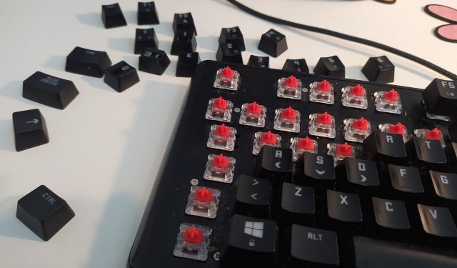 Keyboard Corner: KROM KAEL | Signs & Symptoms of Translation